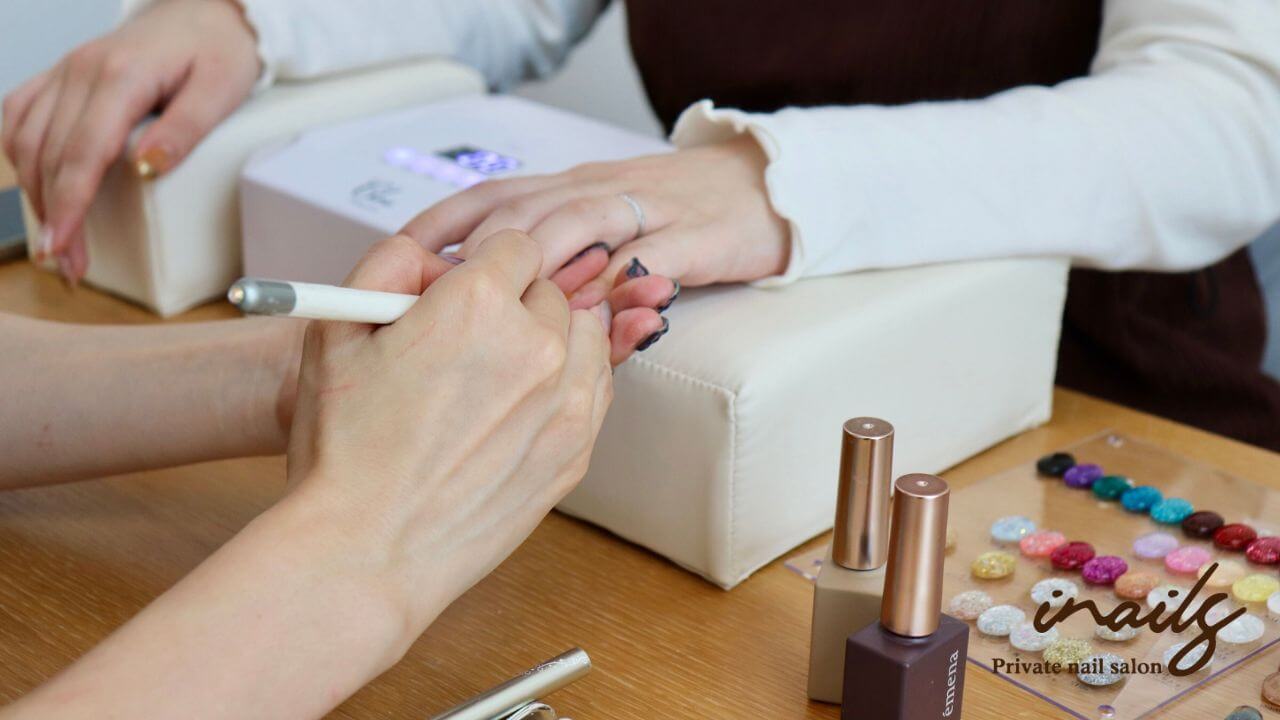 伊万里ネイル | プライベートネイルサロンinails | 指先にArtの輝きと、優雅な時間をあなたへ